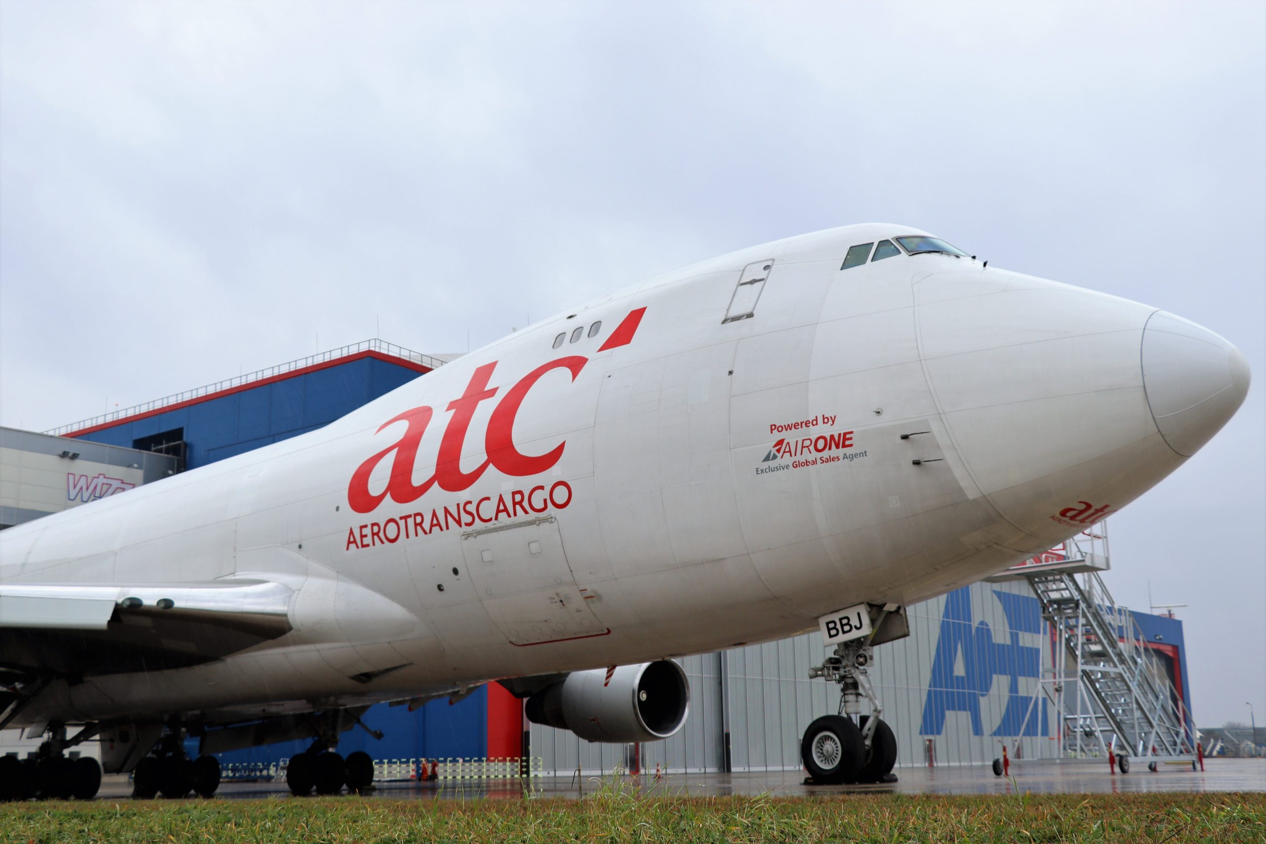 ATC 747 welcomed at Aeroplex base - Aeroplex
